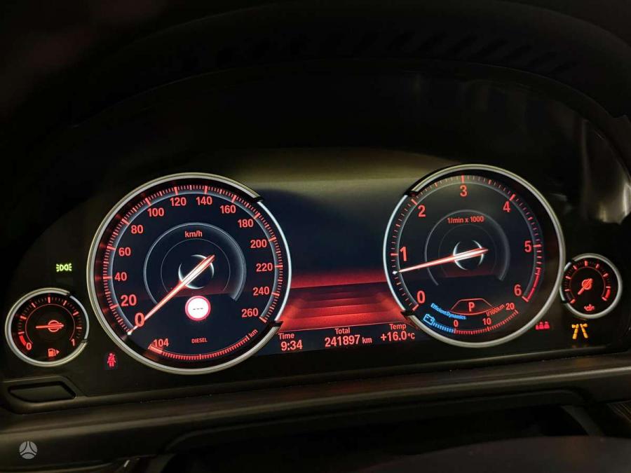 Black BMW 535 2013 in Marijampole, with an engine capacity of 2.99 L and mileage of 242 thousand km for 12650 €, photo 25 on AUTOMOTO.COM.LV