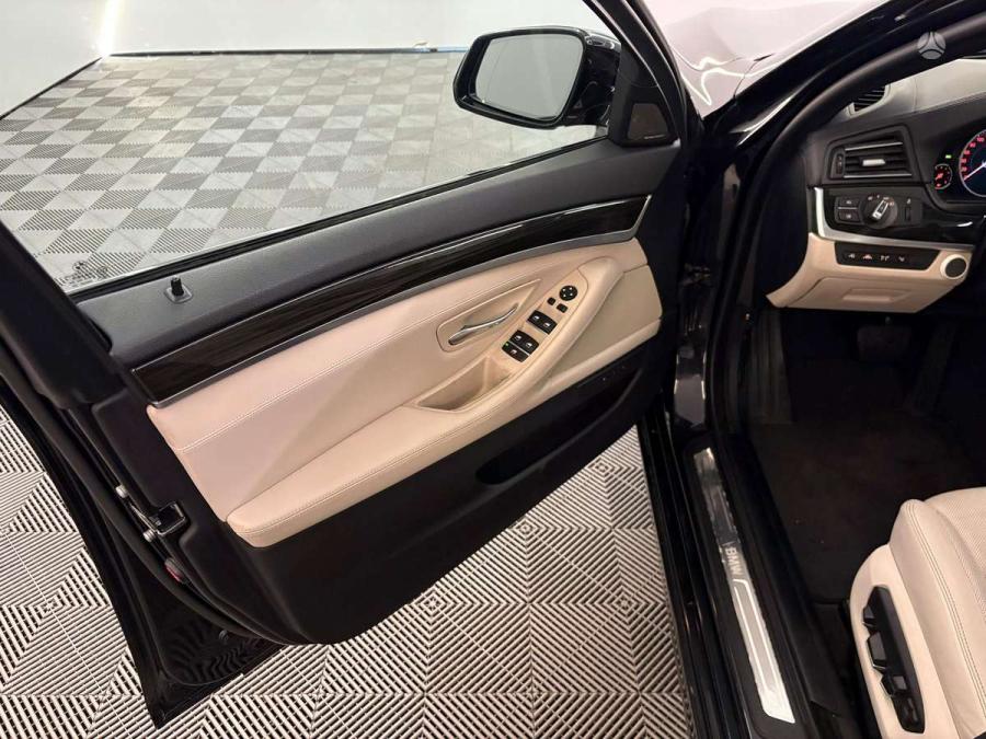 Black BMW 535 2013 in Marijampole, with an engine capacity of 2.99 L and mileage of 242 thousand km for 12650 €, photo 26 on AUTOMOTO.COM.LV