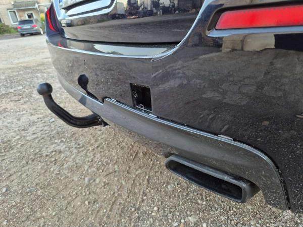 Black BMW 535 2013 in Utena, with an engine capacity of 2.99 L and mileage of 233 thousand km for 9990 €, photo 8 on AUTOMOTO.COM.LV