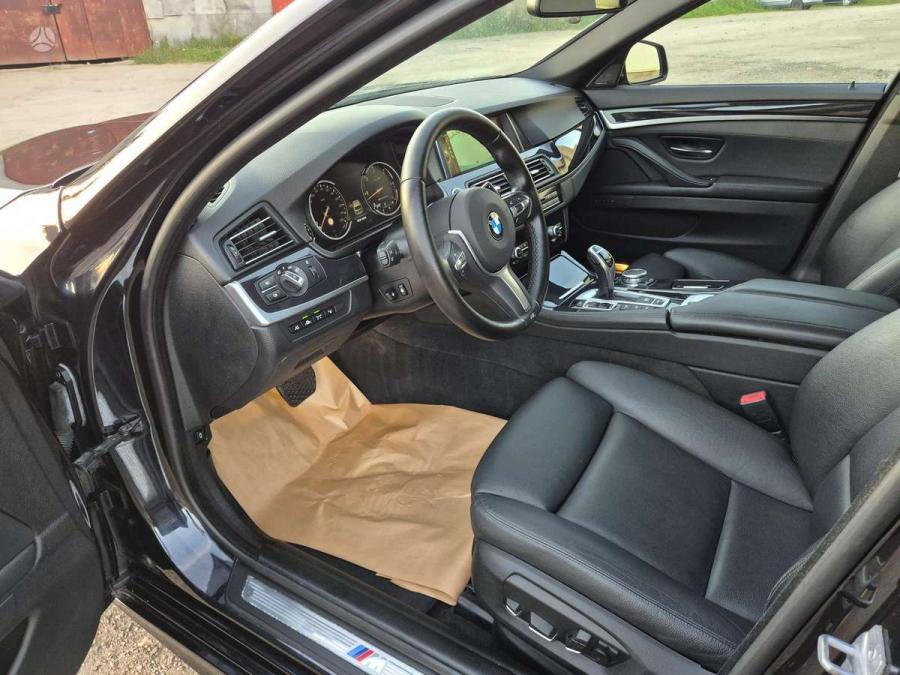 Black BMW 535 2013 in Utena, with an engine capacity of 2.99 L and mileage of 233 thousand km for 9990 €, photo 10 on AUTOMOTO.COM.LV