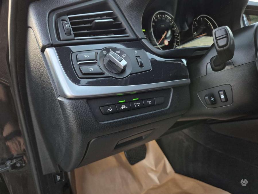 Black BMW 535 2013 in Utena, with an engine capacity of 2.99 L and mileage of 233 thousand km for 9990 €, photo 11 on AUTOMOTO.COM.LV