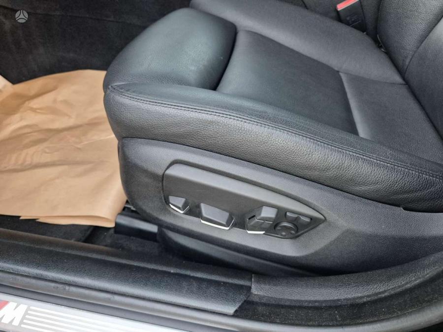 Black BMW 535 2013 in Utena, with an engine capacity of 2.99 L and mileage of 233 thousand km for 9990 €, photo 17 on AUTOMOTO.COM.LV