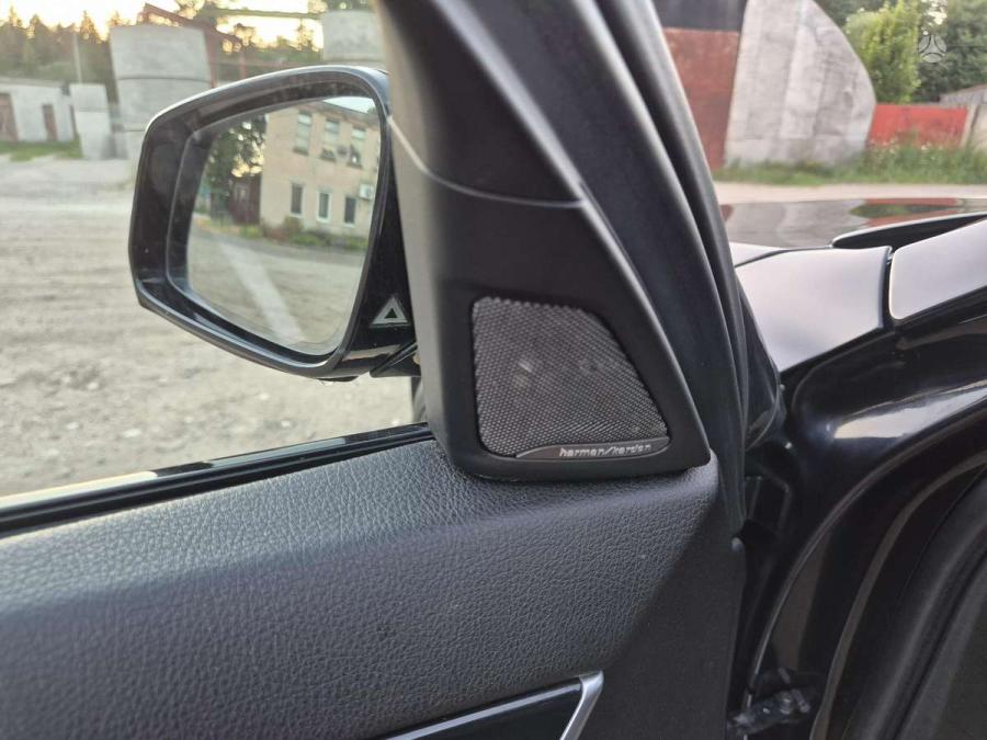 Black BMW 535 2013 in Utena, with an engine capacity of 2.99 L and mileage of 233 thousand km for 9990 €, photo 19 on AUTOMOTO.COM.LV