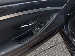 Black BMW 535 2013 in Kaunas, with an engine capacity of 3.00 L and mileage of 320 thousand km for 10299 €, photo 19 on AUTOMOTO.COM.LV