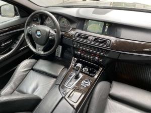 Melns BMW 535 2013 Marijampole, ar dzinēja tilpumu 2.99 L un nobraukumu 299 tūkst. km par 7750 €, foto 32 vietnē AUTOMOTO.COM.LV