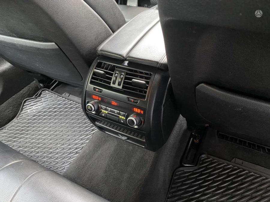 Melns BMW 535 2013 Marijampole, ar dzinēja tilpumu 2.99 L un nobraukumu 299 tūkst. km par 7750 €, foto 45 vietnē AUTOMOTO.COM.LV