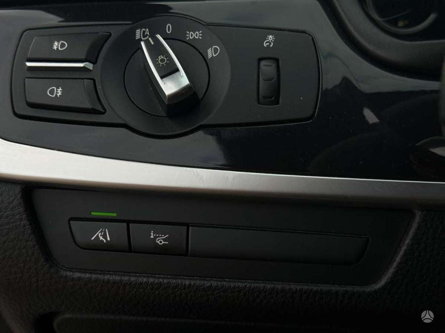 Black BMW 535 2013 in Kaunas, with an engine capacity of 3.00 L and mileage of 320 thousand km for 10499 €, photo 18 on AUTOMOTO.COM.LV
