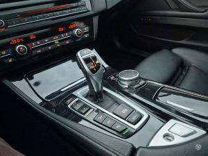 Black BMW 535 2013 in Utena, with an engine capacity of 2.99 L and mileage of 233 thousand km for 10000 €, photo 14 on AUTOMOTO.COM.LV