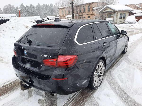 Black BMW 535 2014 in Utena, with an engine capacity of 2.99 L and mileage of 340 thousand km for 7990 €, photo 3 on AUTOMOTO.COM.LV