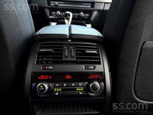 Black BMW 535 2014 in Riga, with an engine capacity of 3.00 L and mileage of 288 thousand km for 11900 €, photo 9 on AUTOMOTO.COM.LV