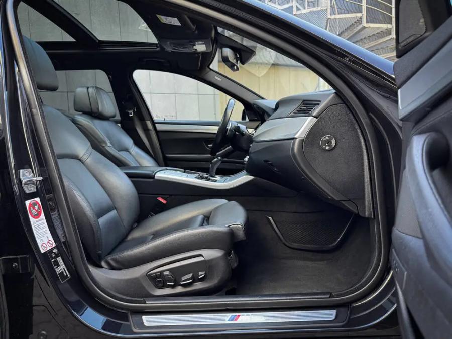 Melns BMW 535 2014 Rīga, ar dzinēja tilpumu 3.00 L un nobraukumu 272 tūkst. km par 12900 €, foto 23 vietnē AUTOMOTO.COM.LV