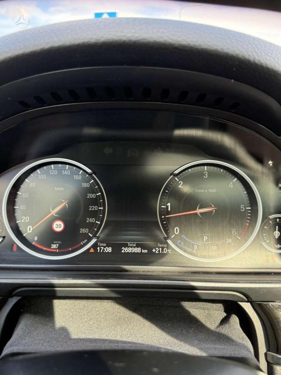 Melns BMW 535 2014 Kauņa, ar dzinēja tilpumu 2.99 L un nobraukumu 270 tūkst. km par 14000 €, foto 20 vietnē AUTOMOTO.COM.LV