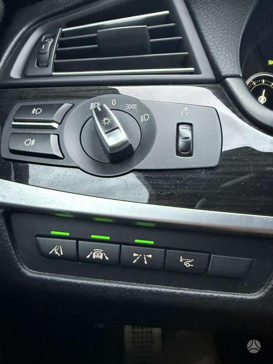 Melns BMW 535 2014 Kauņa, ar dzinēja tilpumu 2.99 L un nobraukumu 270 tūkst. km par 14000 €, foto 22 vietnē AUTOMOTO.COM.LV