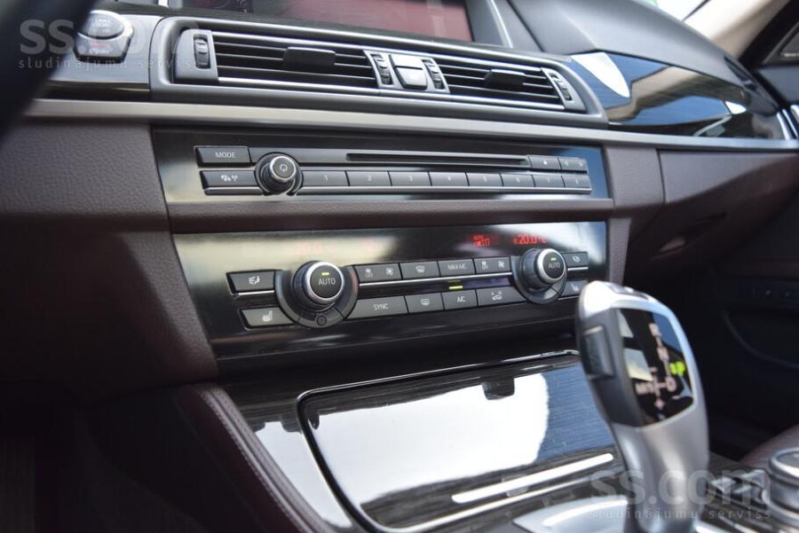 Black BMW 535 2014 in Riga, with an engine capacity of 3.00 L and mileage of 218 thousand km for 13900 €, photo 12 on AUTOMOTO.COM.LV