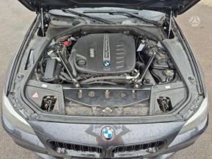 Black BMW 535 2014 in Mazeikiai, with an engine capacity of 2.99 L and mileage of 207 thousand km for 12500 €, photo 8 on AUTOMOTO.COM.LV