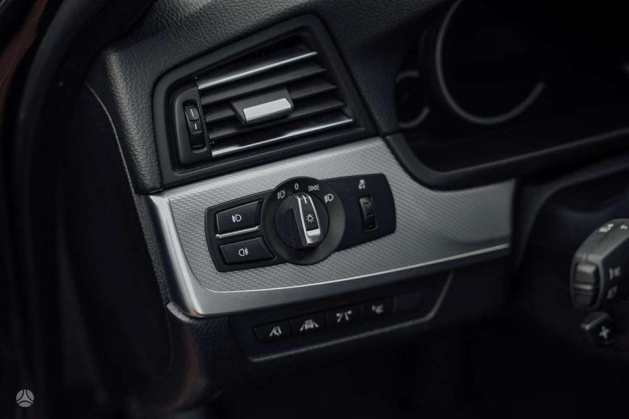 Melns BMW 535 2014 Kauņa, ar dzinēja tilpumu 2.99 L un nobraukumu 265 tūkst. km par 6500 €, foto 17 vietnē AUTOMOTO.COM.LV