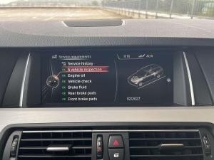 Black BMW 535 2014 in Vilnius, with an engine capacity of 2.99 L and mileage of 258 thousand km for 11999 €, photo 23 on AUTOMOTO.COM.LV