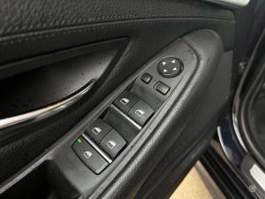 Black BMW 535 2014 in Vilnius, with an engine capacity of 2.99 L and mileage of 258 thousand km for 11999 €, photo 38 on AUTOMOTO.COM.LV