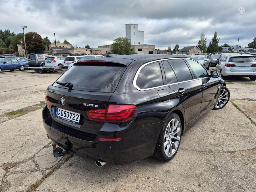 Melns BMW 535 2014 Utena, ar dzinēja tilpumu 2.99 L un nobraukumu 352 tūkst. km par 5990 €, foto 5 vietnē AUTOMOTO.COM.LV