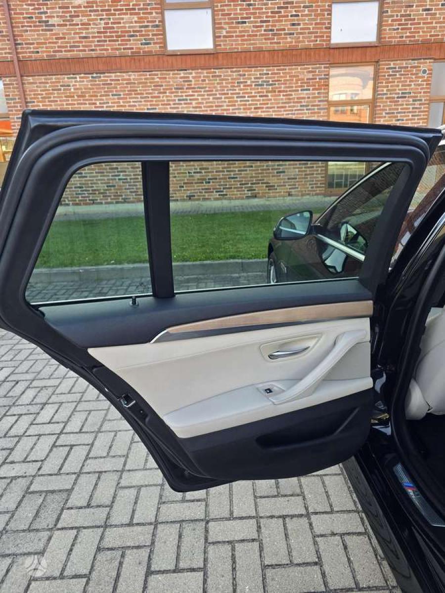 Melns BMW 535 2014 Marijampole, ar dzinēja tilpumu 3.00 L un nobraukumu 180 tūkst. km par 12900 €, foto 27 vietnē AUTOMOTO.COM.LV