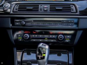 Black BMW 535 2015 in Marijampole, with an engine capacity of 3.00 L and mileage of 337 thousand km for 10650 €, photo 18 on AUTOMOTO.COM.LV