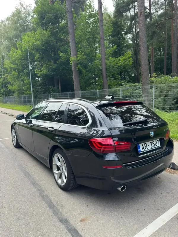 Black BMW 535 2015 in Riga, with an engine capacity of 3.00 L and mileage of 300 thousand km for 10500 €, photo 4 on AUTOMOTO.COM.LV
