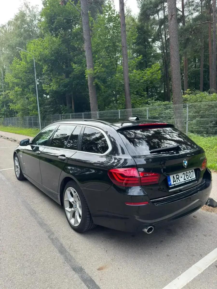 Black BMW 535 2015 in Riga, with an engine capacity of 3.00 L and mileage of 300 thousand km for 10500 €, photo 5 on AUTOMOTO.COM.LV