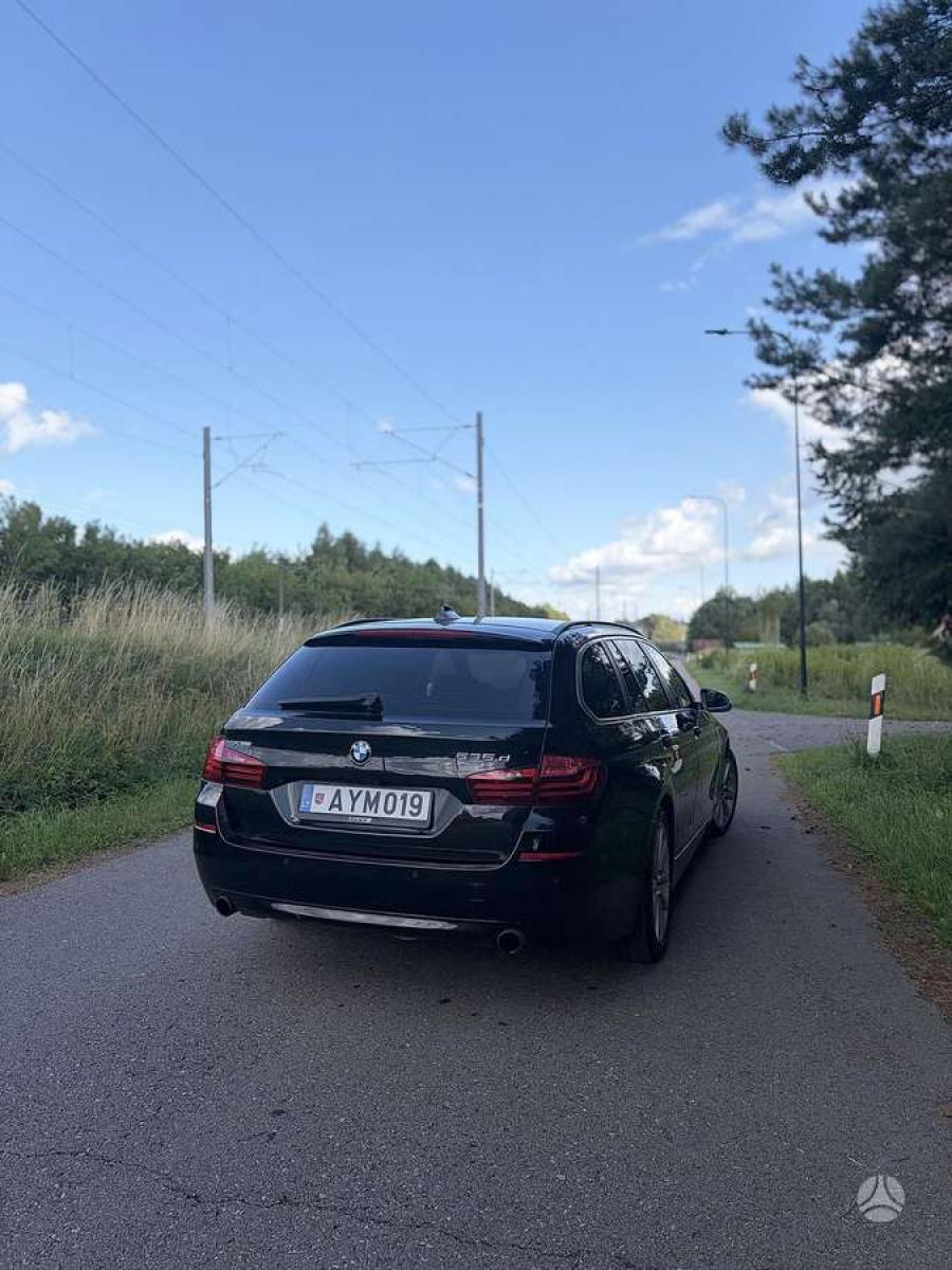 Black BMW 535 2016 in Vilnius, with an engine capacity of 2.99 L and mileage of 291 thousand km for 12950 €, photo 6 on AUTOMOTO.COM.LV
