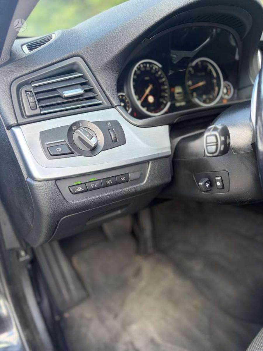 Black BMW 535 2016 in Vilnius, with an engine capacity of 2.99 L and mileage of 291 thousand km for 12950 €, photo 9 on AUTOMOTO.COM.LV