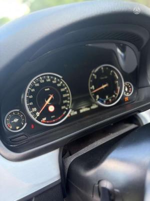Black BMW 535 2016 in Vilnius, with an engine capacity of 2.99 L and mileage of 291 thousand km for 12950 €, photo 10 on AUTOMOTO.COM.LV