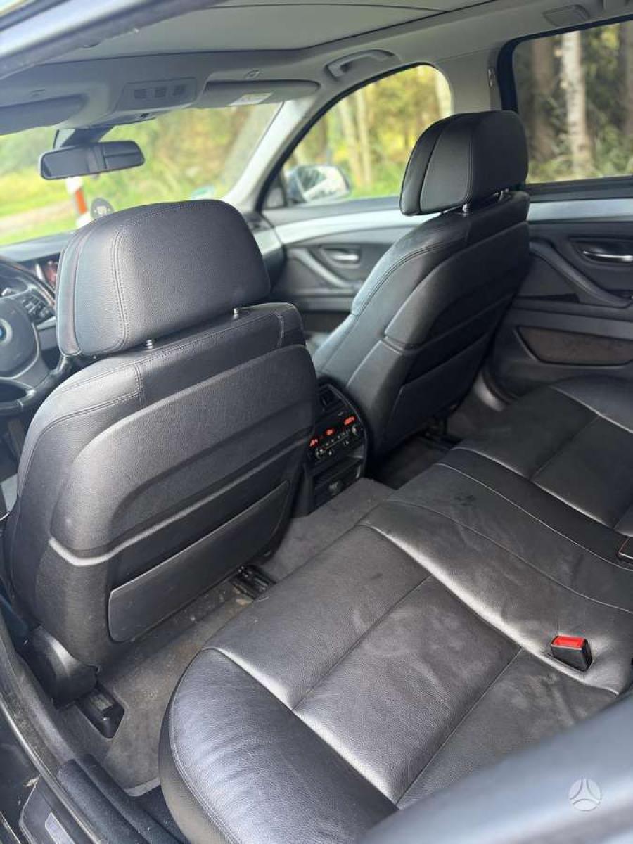 Black BMW 535 2016 in Vilnius, with an engine capacity of 2.99 L and mileage of 291 thousand km for 12950 €, photo 16 on AUTOMOTO.COM.LV