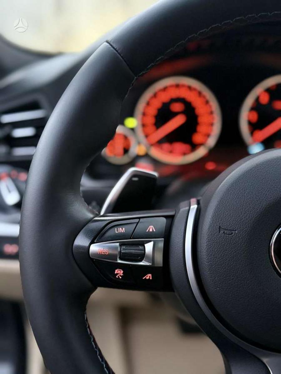 Melns BMW 535 2016 Viļņa, ar dzinēja tilpumu 2.99 L un nobraukumu 322 tūkst. km par 12000 €, foto 15 vietnē AUTOMOTO.COM.LV