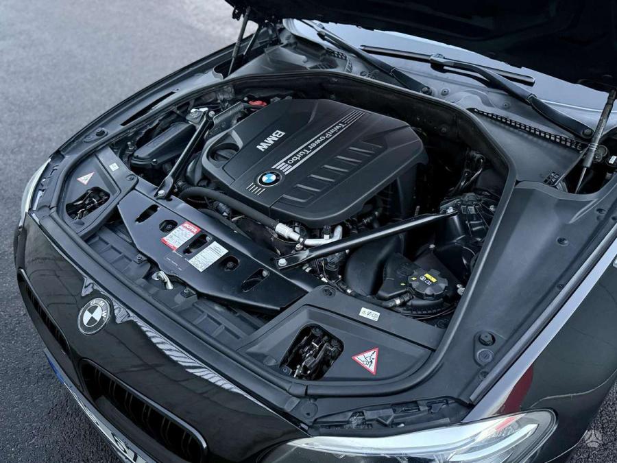 Melns BMW 535 2016 Viļņa, ar dzinēja tilpumu 2.99 L un nobraukumu 322 tūkst. km par 12000 €, foto 23 vietnē AUTOMOTO.COM.LV