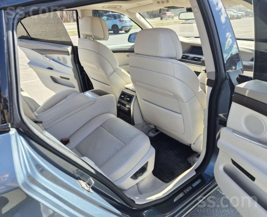 Zils BMW 535 2009 Rīga, ar dzinēja tilpumu 3.00 L un nobraukumu 100 tūkst. km par 12950 €, foto 10 vietnē AUTOMOTO.COM.LV