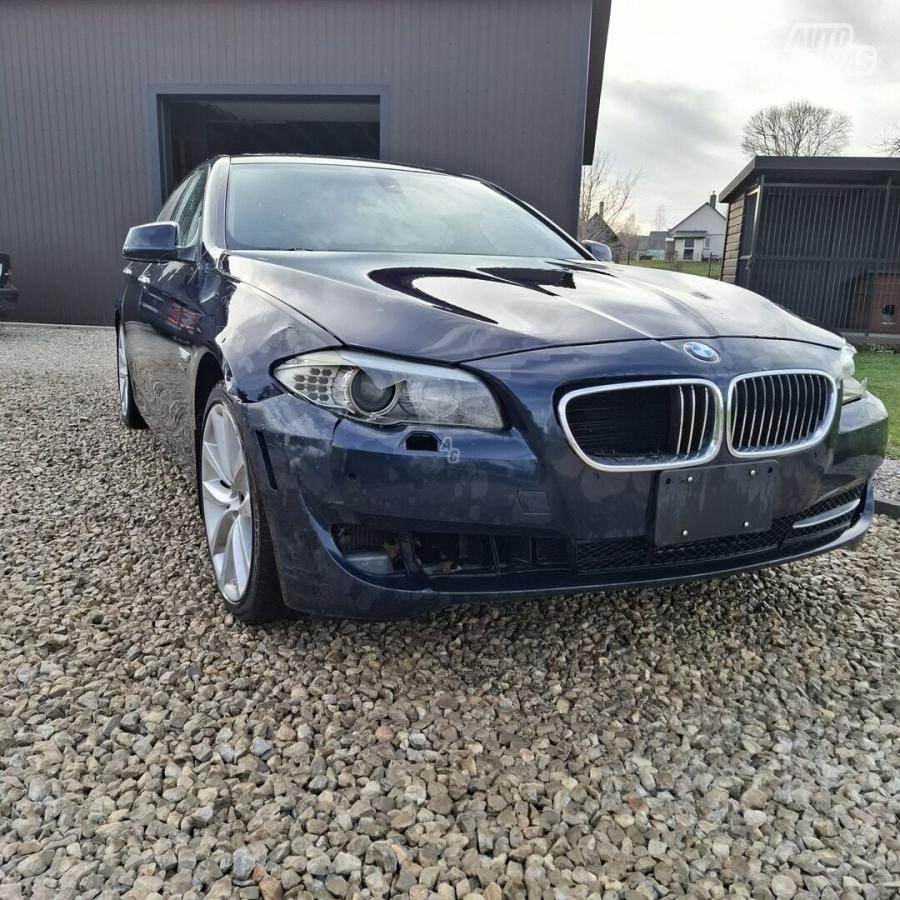 Zils BMW 535 2011 Rietavas, ar dzinēja tilpumu 3.00 L un nobraukumu 238 tūkst. km par 5600 €, foto 4 vietnē AUTOMOTO.COM.LV
