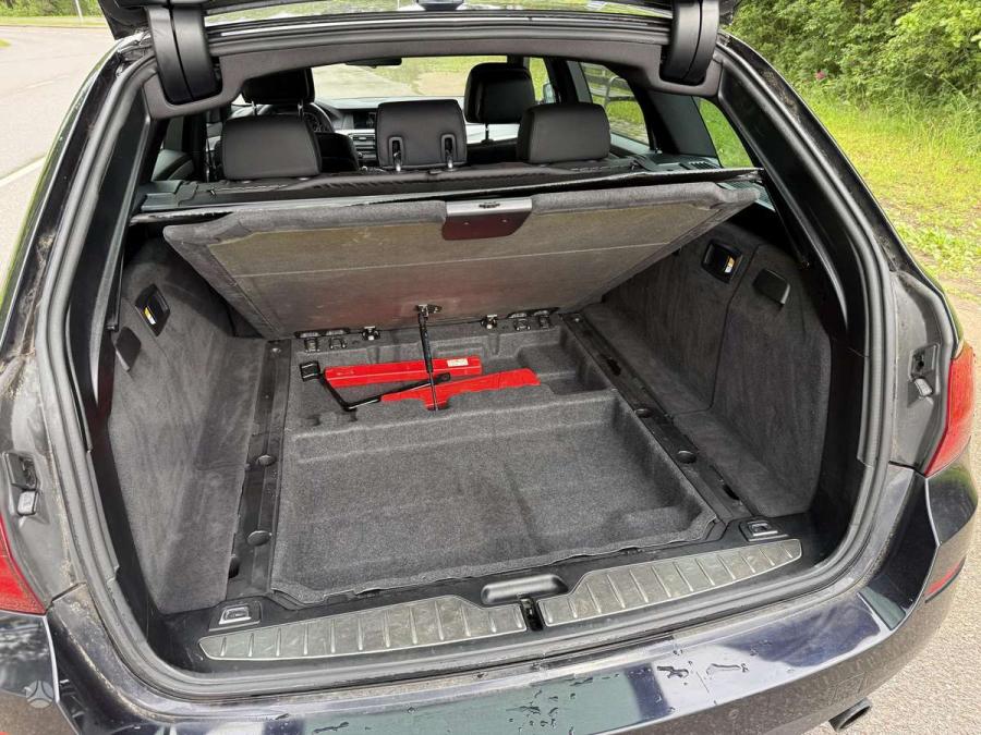 Zils BMW 535 2013 Ukmergė, ar dzinēja tilpumu 3.50 L un nobraukumu 299 tūkst. km par 7500 €, foto 16 vietnē AUTOMOTO.COM.LV
