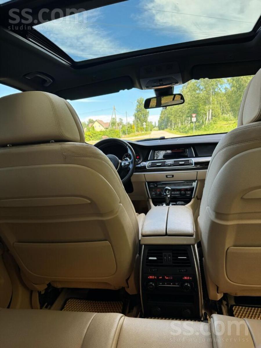 Blue BMW 535 2015 in Riga, with an engine capacity of 3.00 L and mileage of 198 thousand km for 14990 €, photo 13 on AUTOMOTO.COM.LV