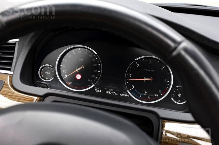Blue BMW 535 2016 in Riga, with an engine capacity of 3.00 L and mileage of 282 thousand km for 13950 €, photo 22 on AUTOMOTO.COM.LV