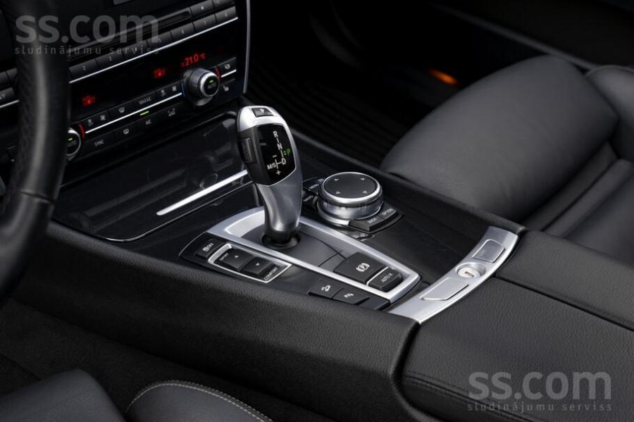 Blue BMW 535 2016 in Riga, with an engine capacity of 3.00 L and mileage of 282 thousand km for 13950 €, photo 27 on AUTOMOTO.COM.LV