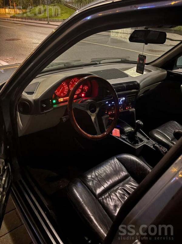 Zils BMW 535 1988 Rīga, ar dzinēja tilpumu 4.00 L un nobraukumu 260 tūkst. km par 9500 €, foto 5 vietnē AUTOMOTO.COM.LV