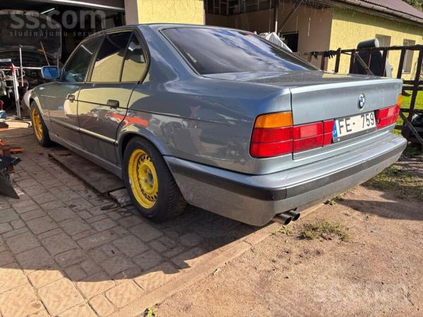 Zils BMW 535 1988 Rīga, ar dzinēja tilpumu 4.00 L un nobraukumu 260 tūkst. km par 9500 €, foto 9 vietnē AUTOMOTO.COM.LV