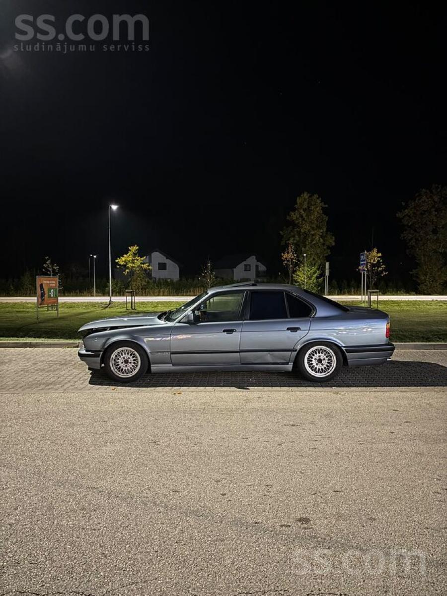 Blue BMW 535 1988 in Riga, with an engine capacity of 4.00 L and mileage of 260 thousand km for 9500 €, photo 13 on AUTOMOTO.COM.LV