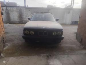 Синий БМВ 535 1989 в Кретинга, объемом двигателя 3.50 л и пробегом 210 тыс. км за 3500 €, фото  на AUTOMOTO.COM.LV