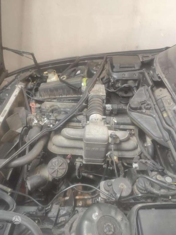 Zils BMW 535 1989 Kretinga, ar dzinēja tilpumu 3.50 L un nobraukumu 210 tūkst. km par 3500 €, foto 10 vietnē AUTOMOTO.COM.LV