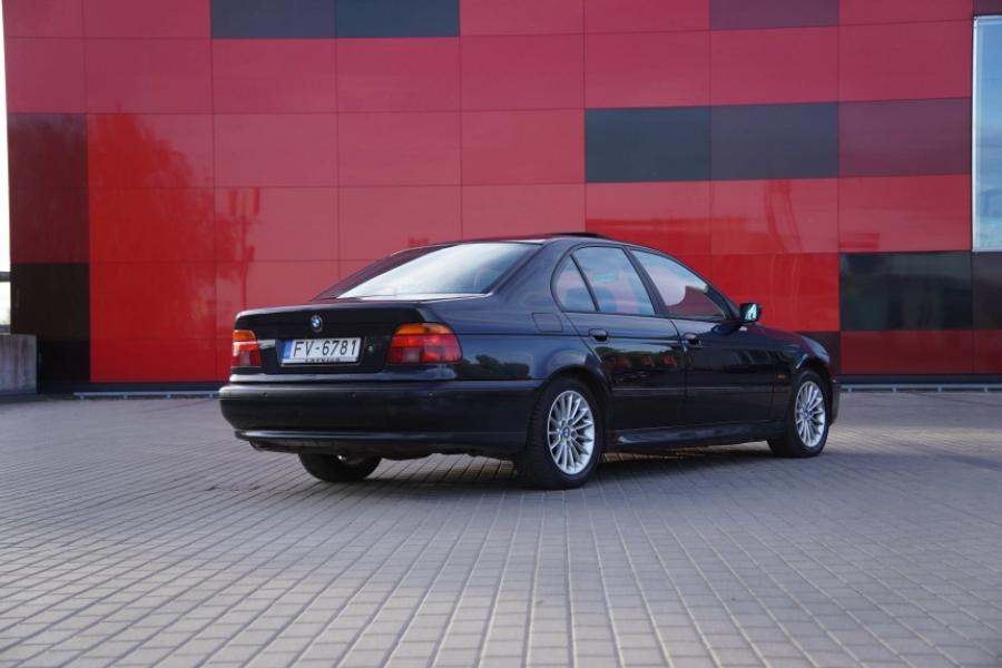 Синий БМВ 535 1997 в Рига, объемом двигателя 3.50 л и пробегом 295 тыс. км за 3200 €, фото 16 на AUTOMOTO.COM.LV