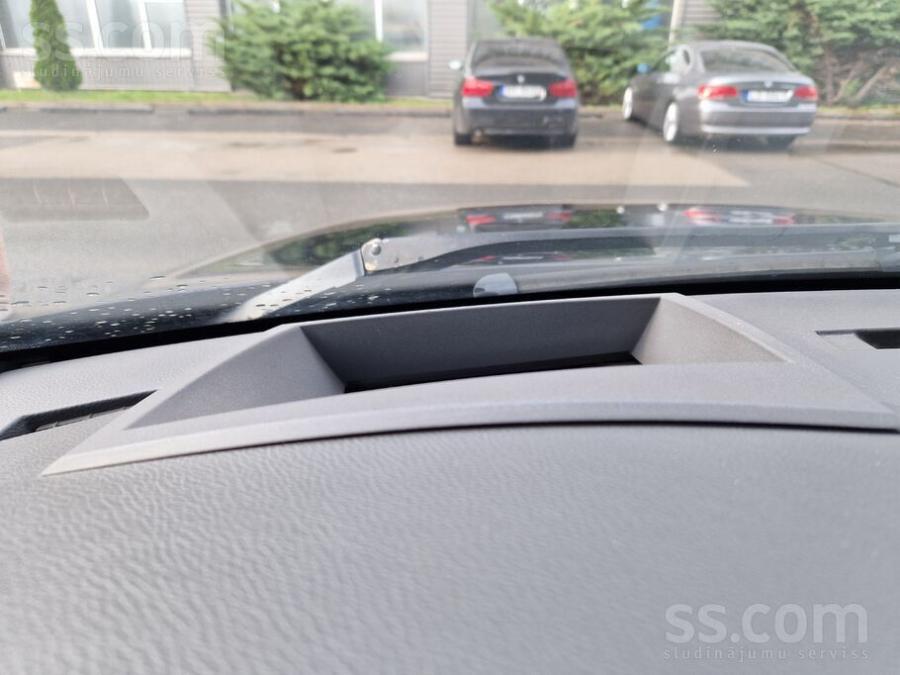Zils BMW 535 2004 Rīga, ar dzinēja tilpumu 3.00 L un nobraukumu 370 tūkst. km par 6750 €, foto 9 vietnē AUTOMOTO.COM.LV