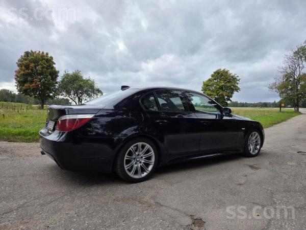 Zils BMW 535 2004 Rīga, ar dzinēja tilpumu 3.00 L un nobraukumu 372 tūkst. km par 6300 €, foto 3 vietnē AUTOMOTO.COM.LV