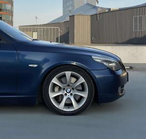 Zils BMW 535 2007 Viļņa, ar dzinēja tilpumu 2.99 L un nobraukumu 324 tūkst. km par 5900 €, foto 4 vietnē AUTOMOTO.COM.LV