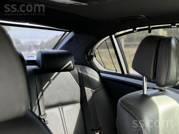 Blue BMW 535 2007 in Liepaja, with an engine capacity of 3.00 L and mileage of 328 thousand km for 12499 €, photo 5 on AUTOMOTO.COM.LV
