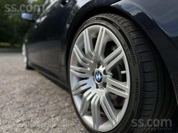 Blue BMW 535 2007 in Liepaja, with an engine capacity of 3.00 L and mileage of 328 thousand km for 12499 €, photo 8 on AUTOMOTO.COM.LV